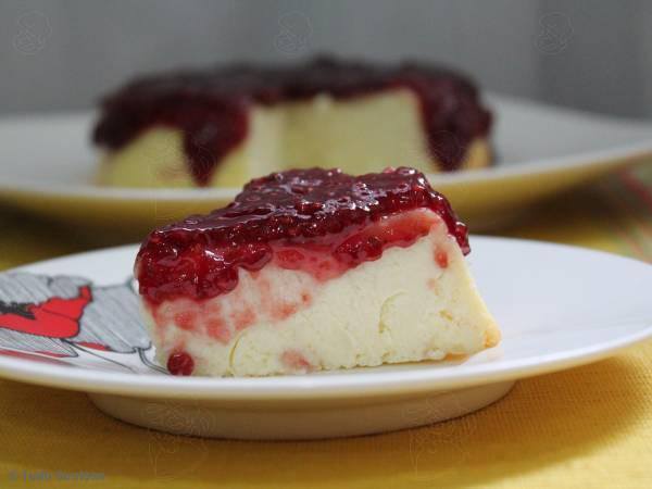 Cheesecake rápida de ricota com geléia - Veja a Receita: