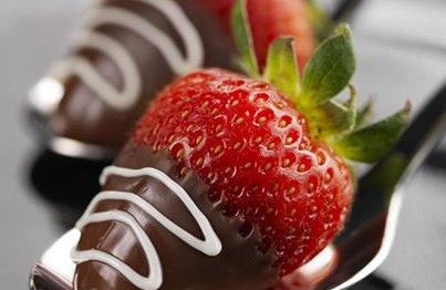 Morangos banhados no chocolate Lindt - Veja a Receita: