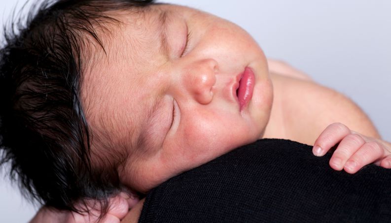 Por que alguns bebês nascem tão cabeludos e outros carecas? Entenda ...