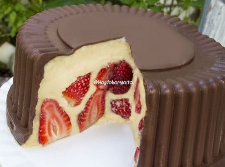 Bombom Gigante de Morango - Veja a Receita: