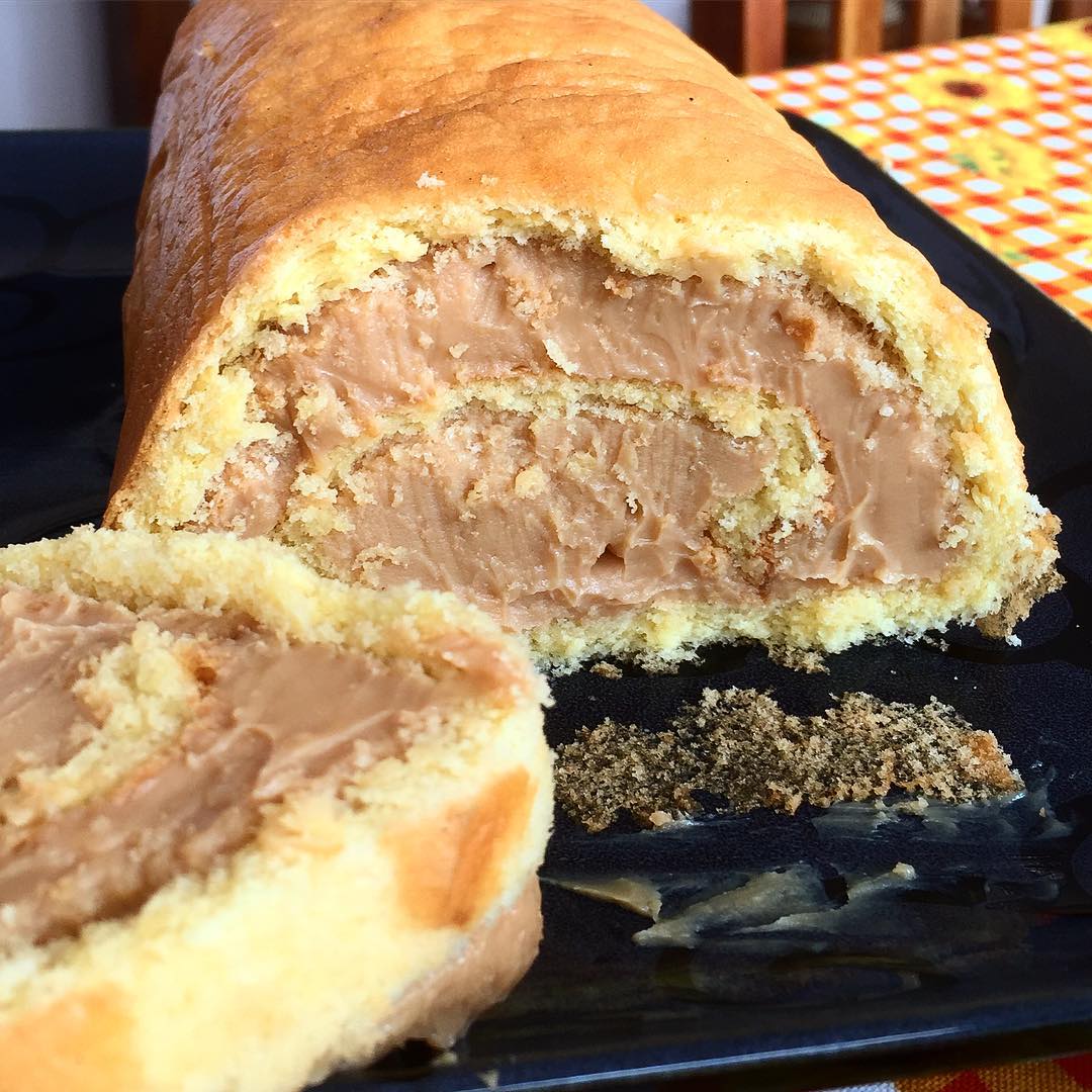 Rocambole de Doce de Leite Mega Recheado - Veja a Receita:
