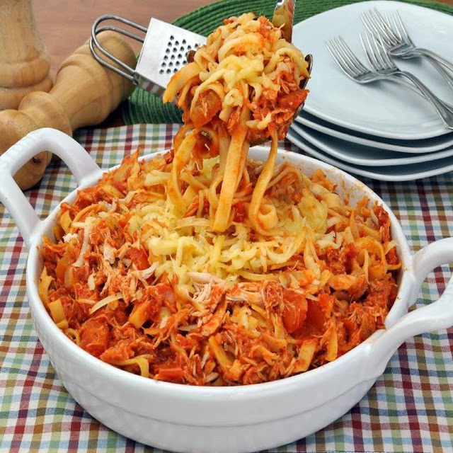 Macarrão Com Frango Desfiado E Queijos Veja A Receita