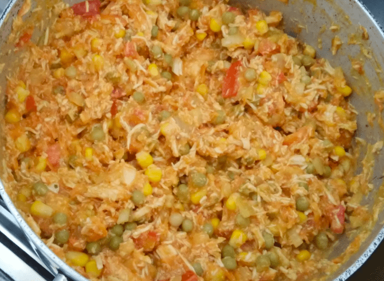 RECHEIO DE FRANGO CREMOSO PARA TORTAS E BOLOS SALGADOS - Veja a Receita: RECHEIO DE FRANGO CREMOSO PARA TORTAS E BOLOS SALGADOS - Veja a Receita: