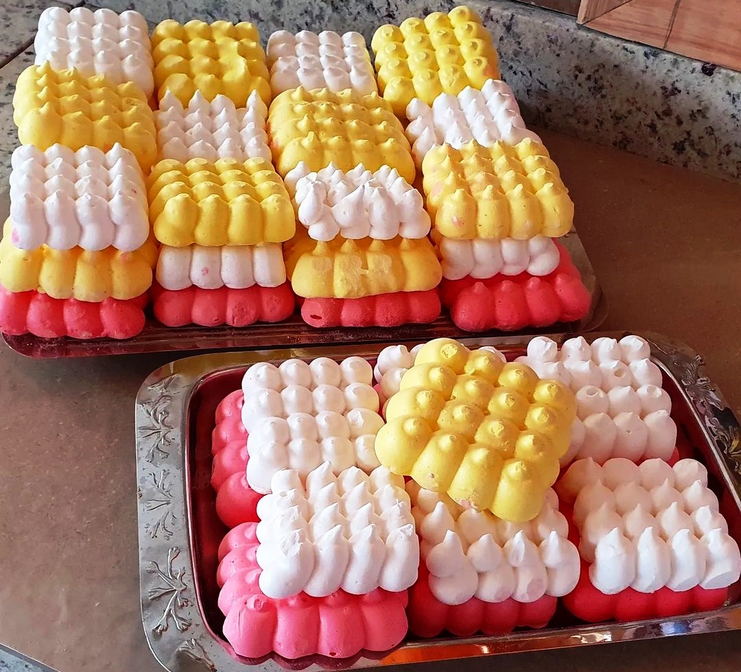 Suspiros Coloridos igual de antigamente crocante e sequinho eu fiz em ...