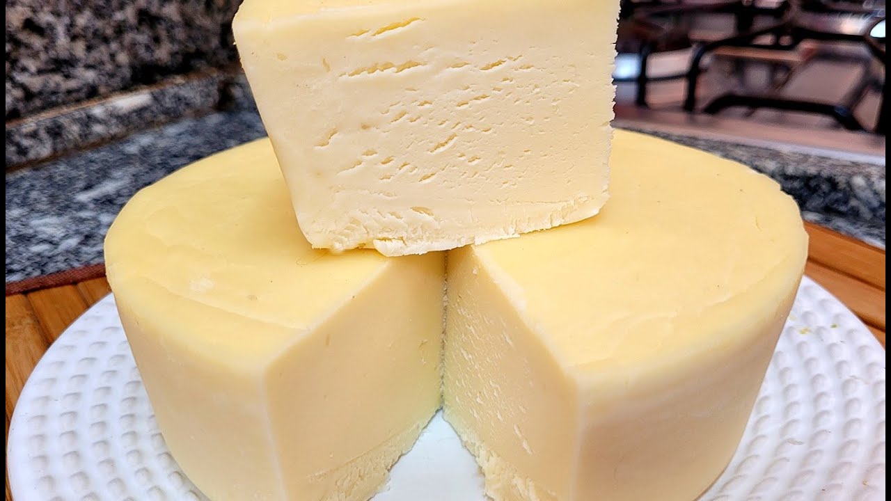 Fiz 1 quilo de queijo caseiro com apenas 4 ingredientes para servir no ...