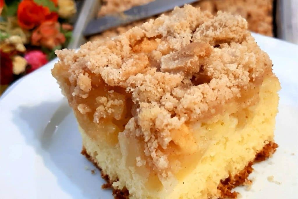 Cuca de Maçã cremosa: Receita fácil e saborosa, ideal pra acompanhar o ...