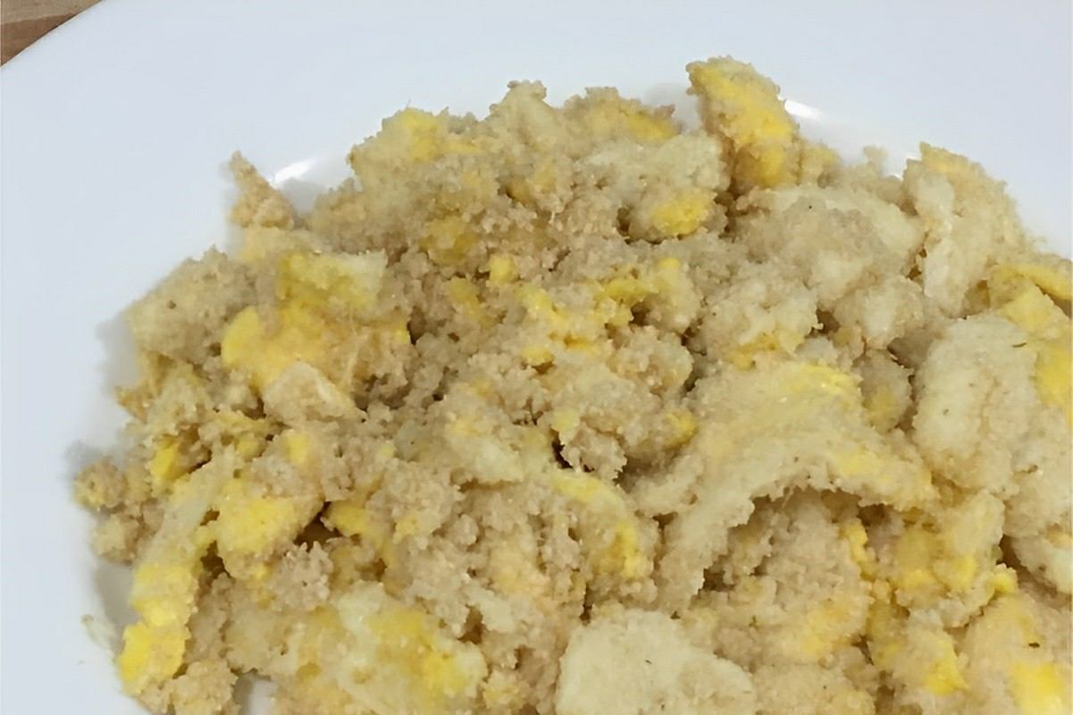 Farofa de ovo simples e nutritiva para a refeição de toda a família ...