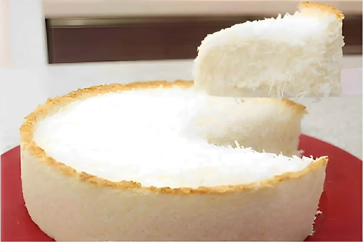 Torta de coco que some na boca: muito leve deliciosa e fácil de fazer ...