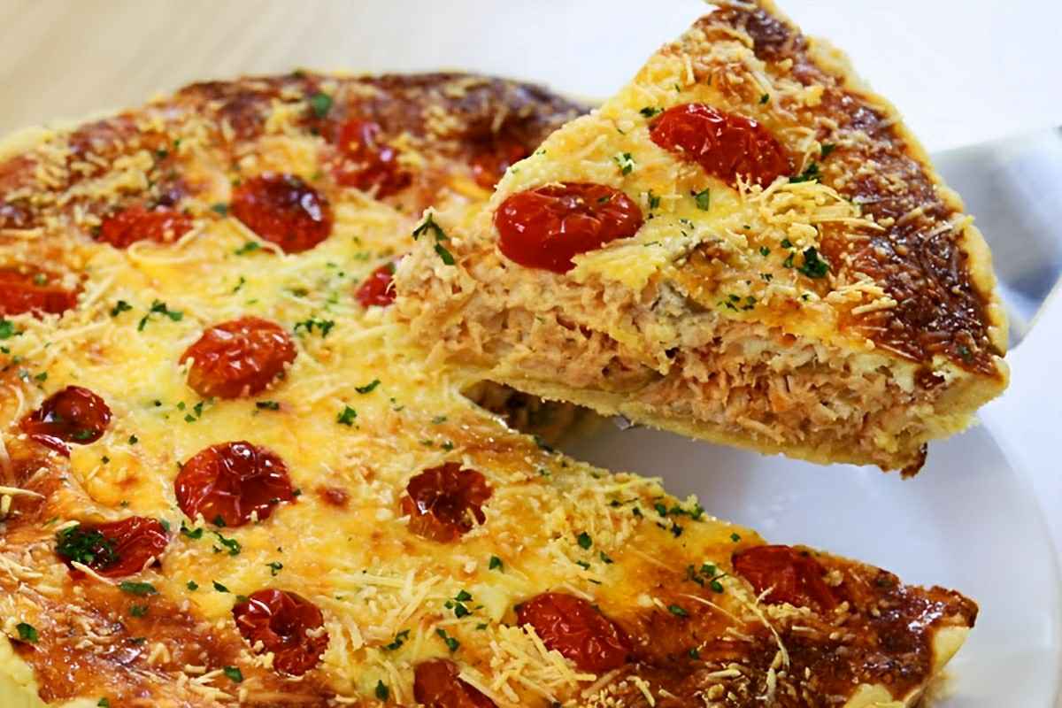 Quiche de frango molhadinho e saboroso para servir no lanche - Água na Boca