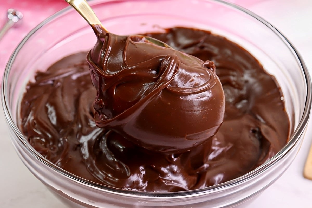 Recheio de chocolate trufado e super cremoso para qualquer tipo de bolo ...