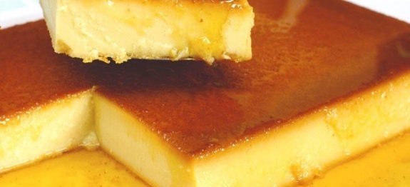 Pudim tamanho família em uma receita que rende bastante e dá para ...