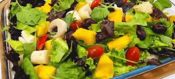Salada Tropical com Molho Especial: Receita Simples e Saborosa - Água ...